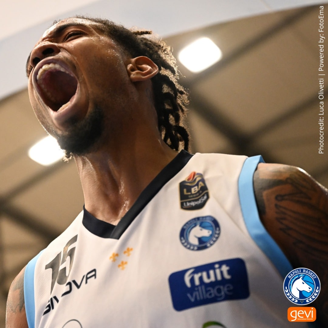 Nota NapoliBasket, risolto contratto di Devin Davis - Radio Kiss Kiss ...